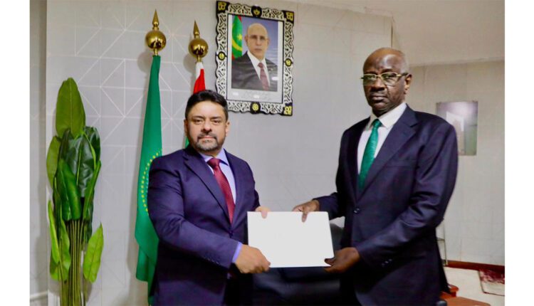 Foreign Minister receives a Copy of the Credentials of the new Libyan ...