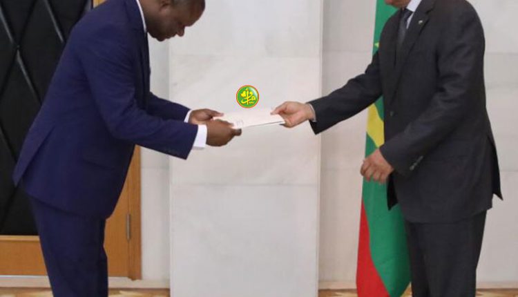 Le Président de la République reçoit les lettres de créance de l ...