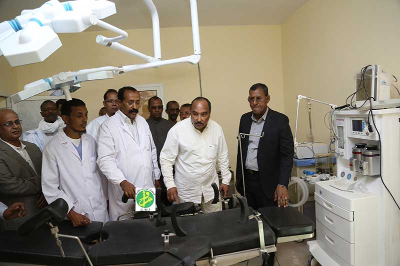 Le Président de la République visite le centre de santé de Monguel ...